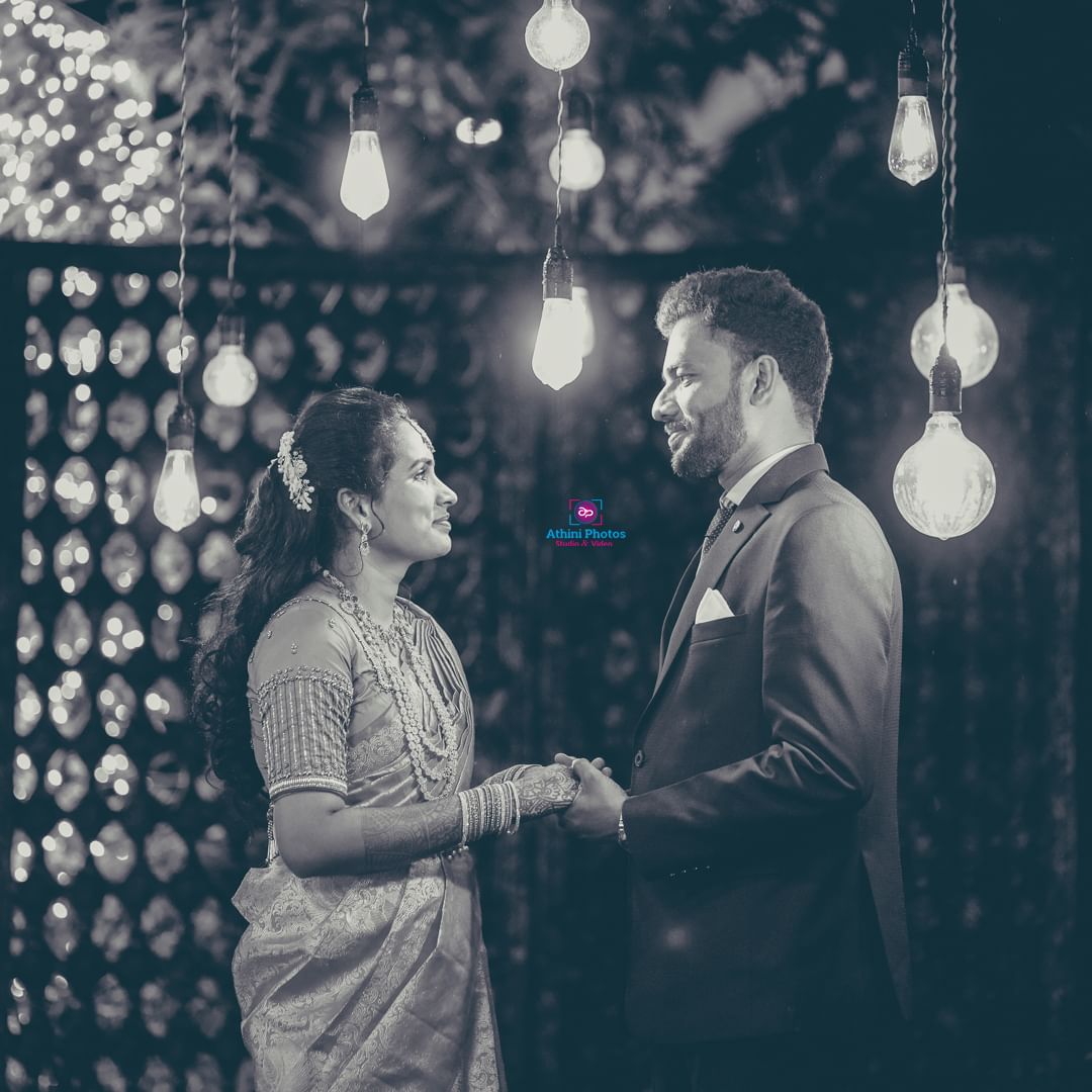 Capture Love: Advantages of Engagement Photoshoots
